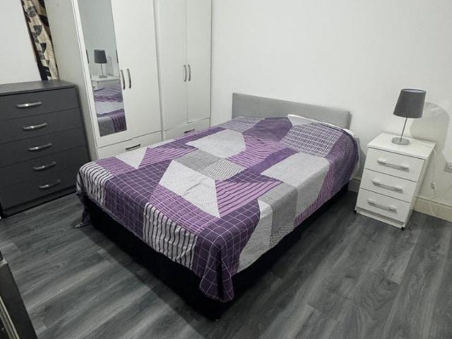 Room at Kenley Gardens, Greater London