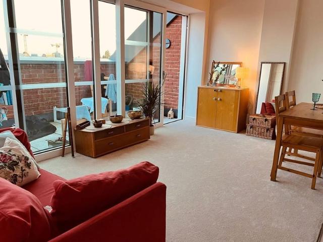 Room at Kensal Road, Greater London