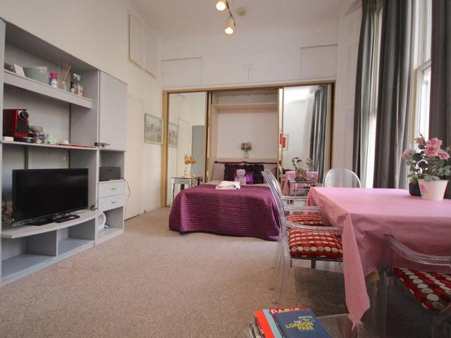 Room at Kensington Gardens Square, City of Westminster