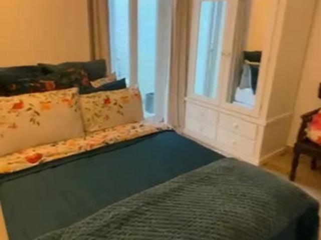 Room at Kensington Gardens Square, City of Westminster
