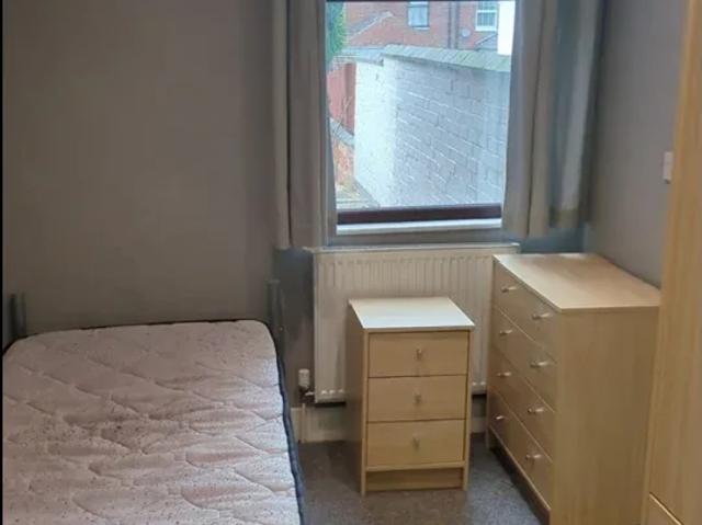 Room at Kensington Road, Coventry