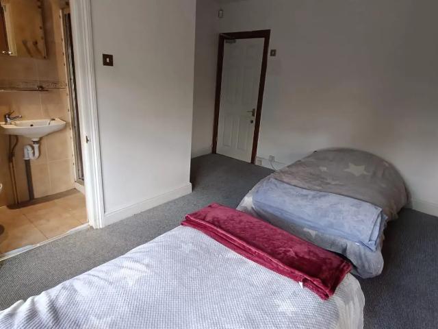 Room at Kent House Road, Greater London
