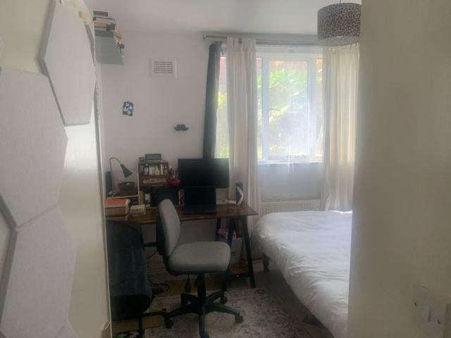 Room at Kentish Town Road, Greater London