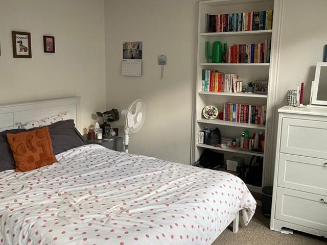 Room at Kentish Town Road, Greater London