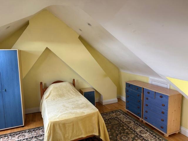 Room at Kenwood Avenue, Greater London