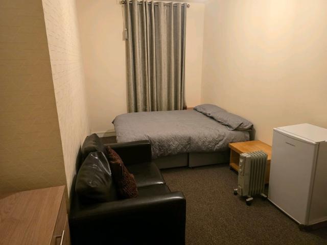 Room at Keppochhill Road, Glasgow