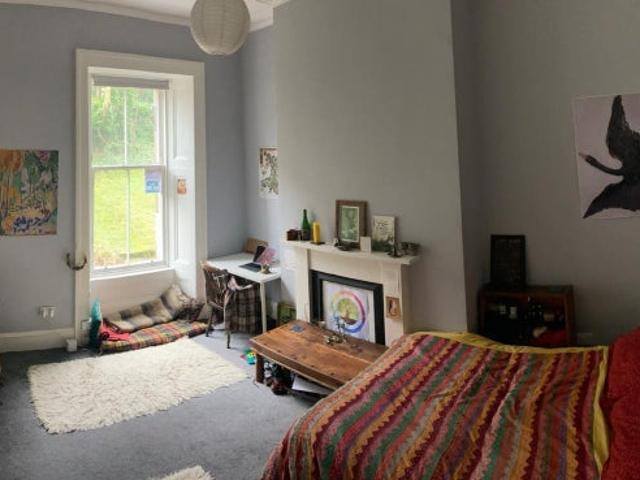 Room at Kersland Lane, Glasgow