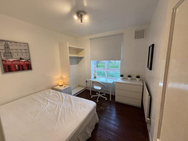 Room at Kibworth Street, Greater London