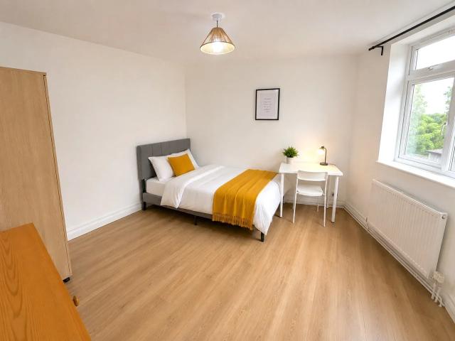 Room at Kilburn High Road, Greater London