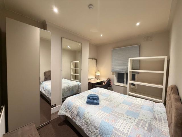 Room at Kilburn Lane, City of Westminster