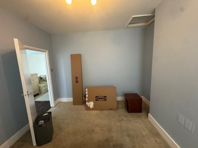Room at Kilburn Lane, Greater London