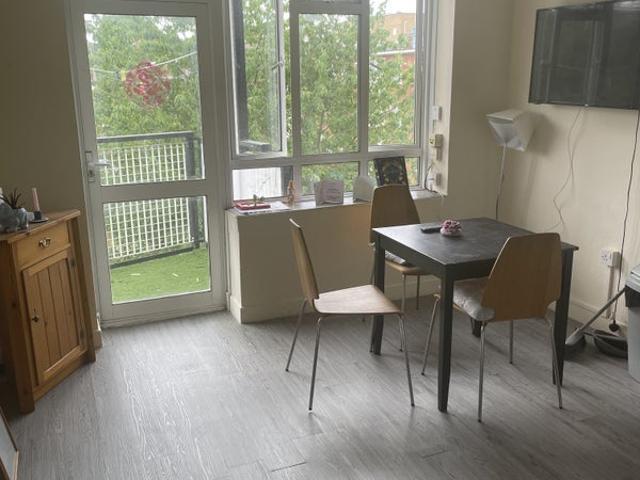 Room at Kilburn Vale, Greater London