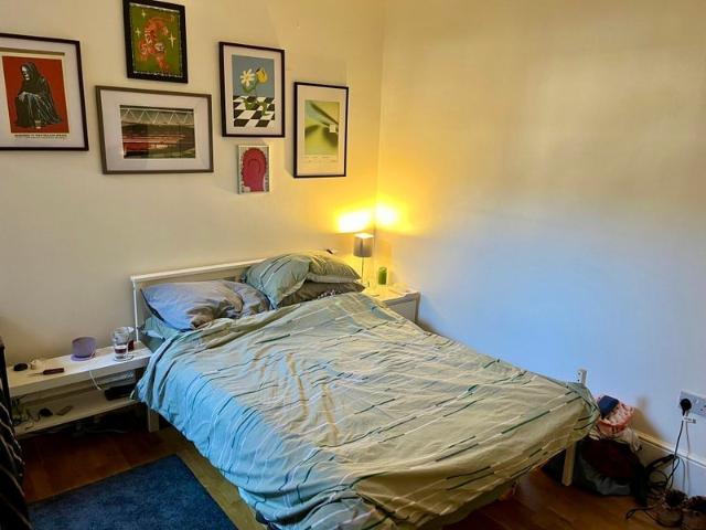 Room at Killyon Road, Greater London