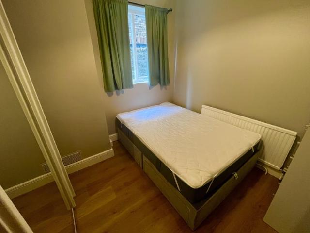 Room at Killyon Road, Greater London