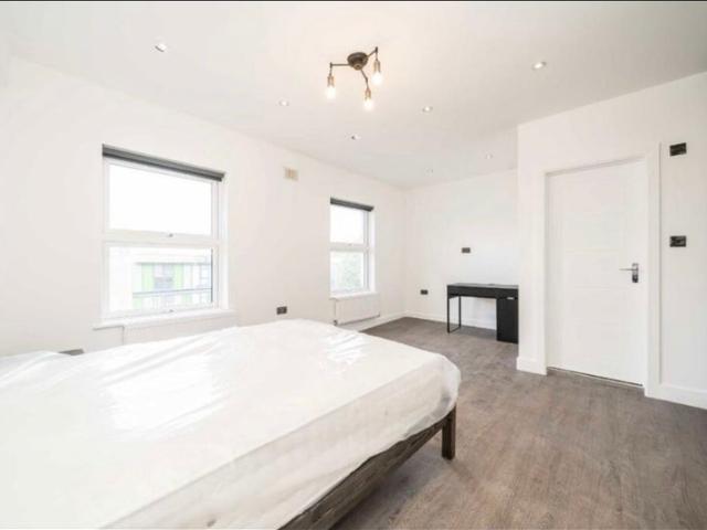 Room at Killyon Terrace, Greater London