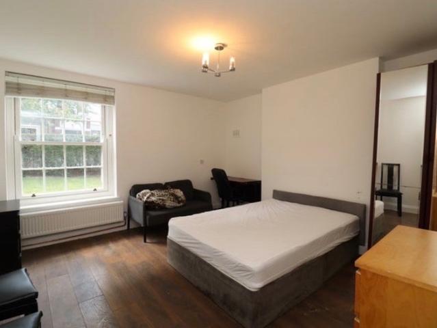 Room at Killick Street, Greater London