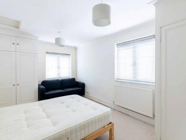 Room at Kimbell Gardens, Greater London