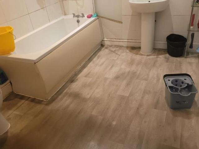 Room at Kimberley Avenue, Greater London