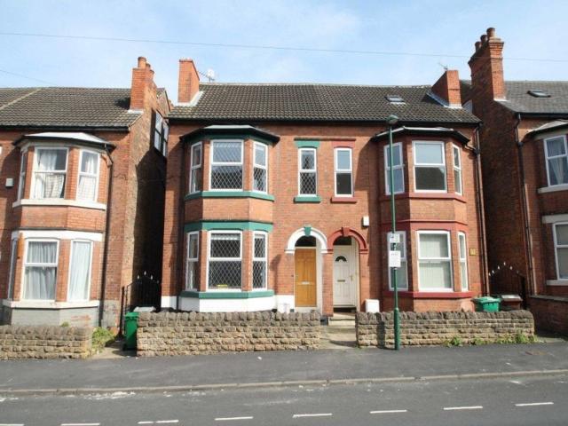 Room at Kimbolton Avenue, Nottingham