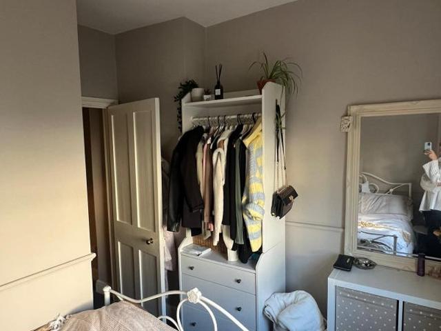 Room at Kingwood Road, Greater London