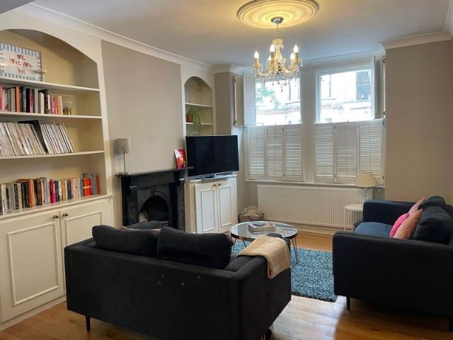 Room at Kingwood Road, Greater London