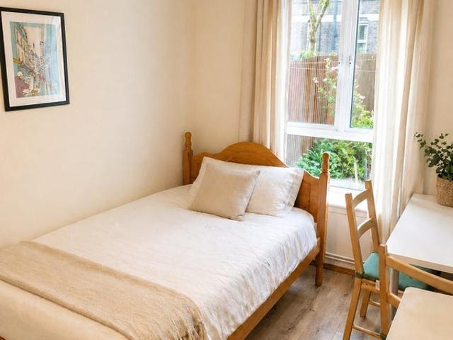 Room at King and Queen Street, Greater London