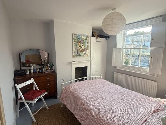 Room at King George Street, Greater London