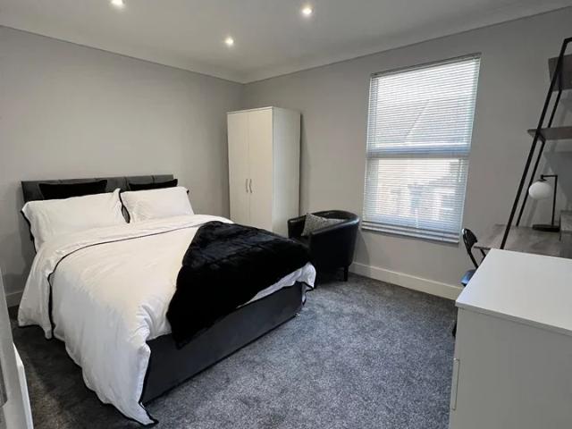 Room at King Edward Road, Gillingham