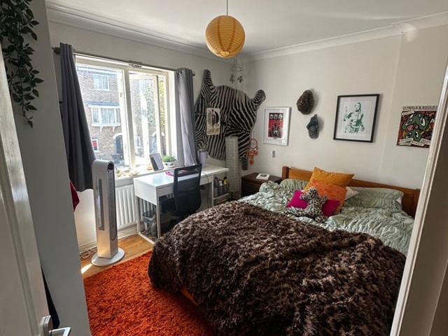 Room at King Edward's Road, Greater London