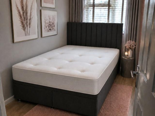 Room at King Henry's Drive, Greater London
