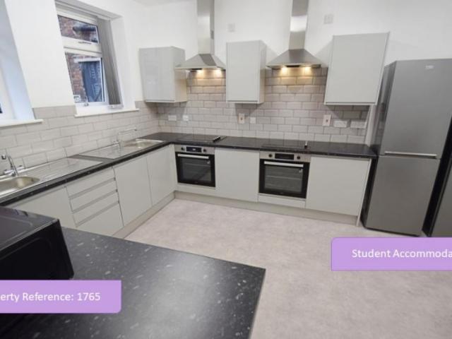 Room at King Street, Newcastle under Lyme