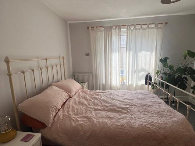 Room at Kingarth Street, Cardiff