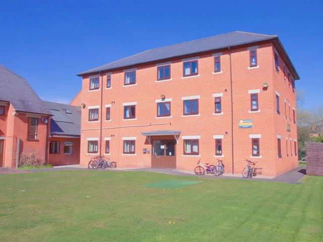 Room at Kingfisher Way, Charnwood