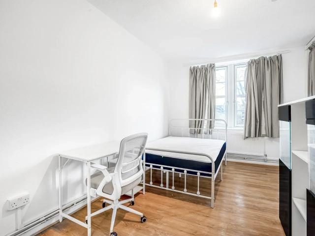 Room at Kinglake Street, Greater London