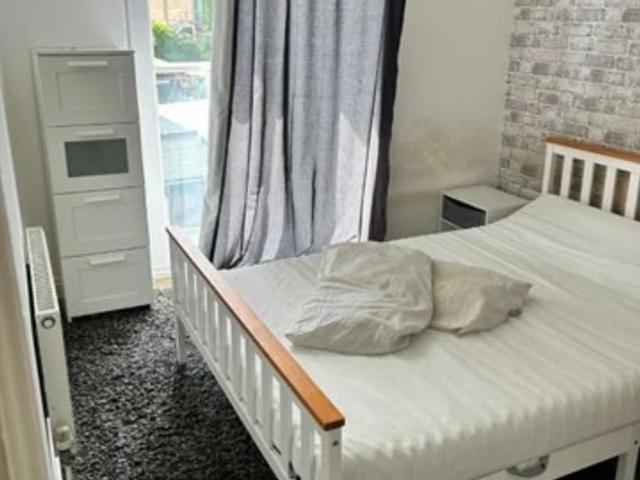 Room at Kings Mews, Thanet