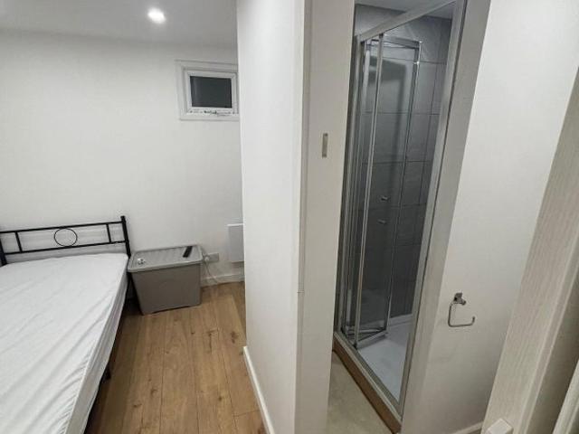 Room at King's Cross Bridge, Greater London