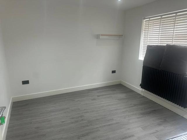 Room at Kings Head Hill, Greater London