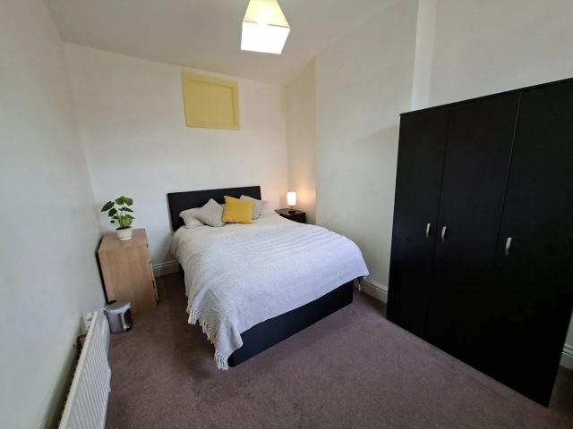 Room at Kings Road, Birmingham