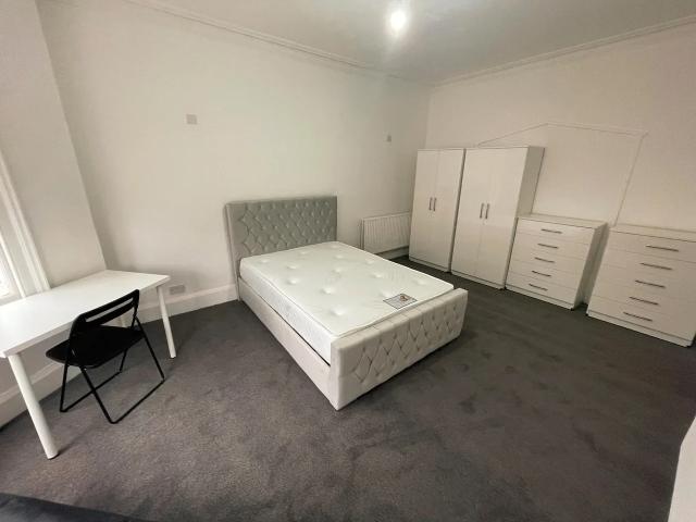 Room at Kings Road, Greater London