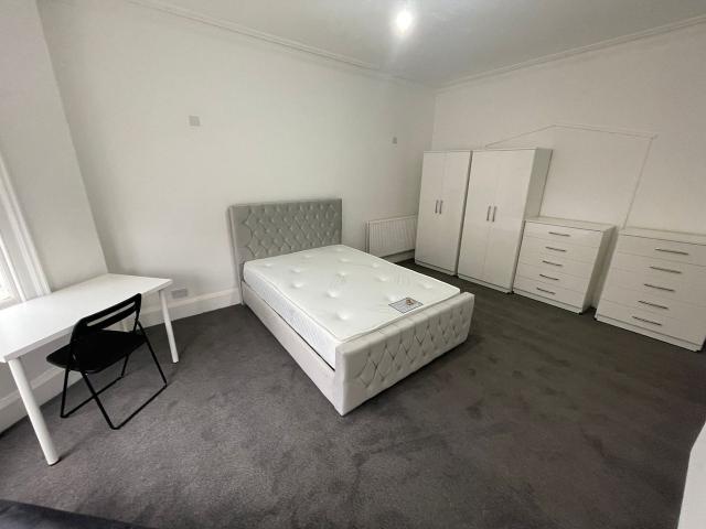Room at Kings Road, Greater London