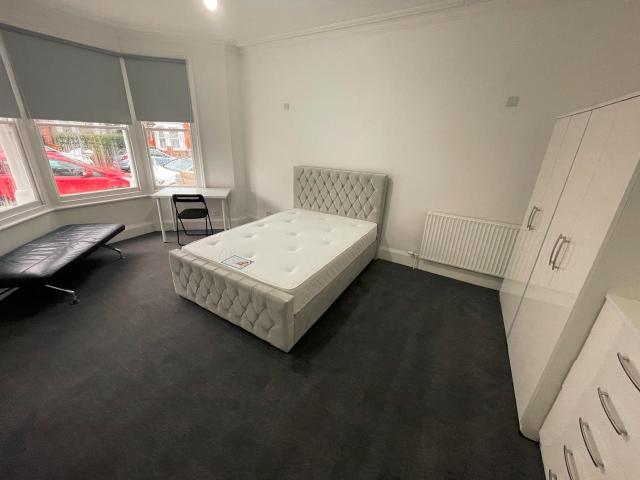 Room at Kings Road, Greater London