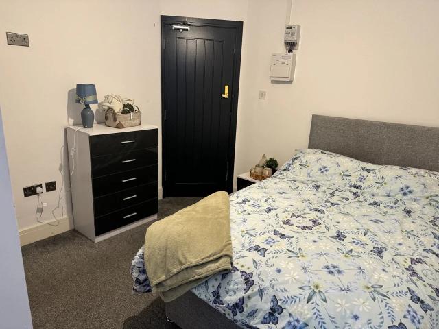 Room at Kings Road, Doncaster