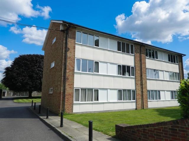 Room at Kings Road Roundabout, Horsham