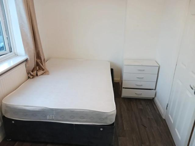 Room at Kings Street, Wellingborough