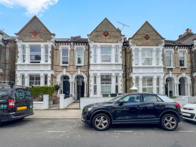 Room at Kingscourt Road, Greater London