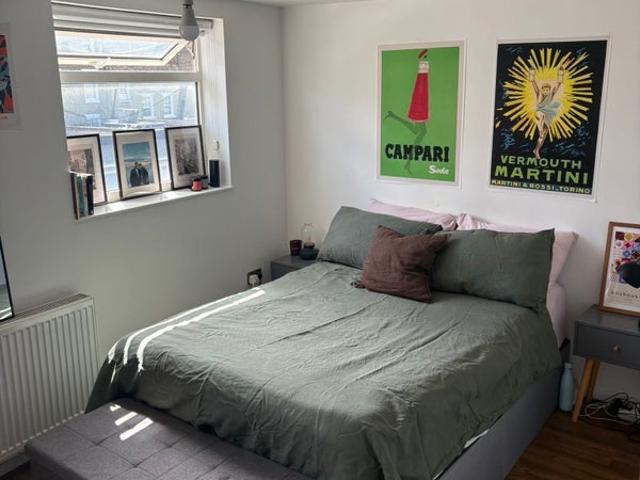 Room at Kingsland Road, Greater London