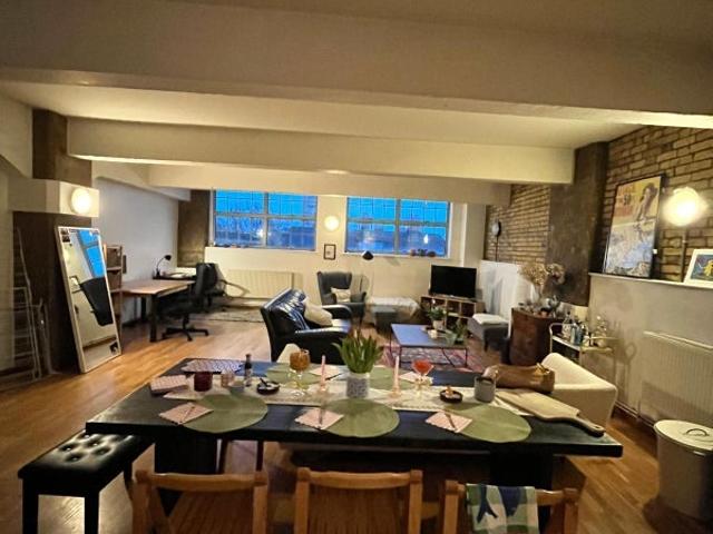 Room at Kingsland Road, Greater London
