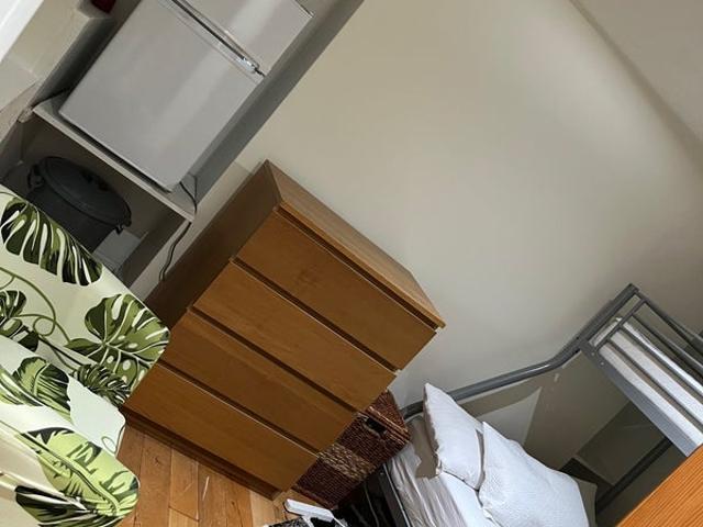 Room at Kingsland Road, Greater London