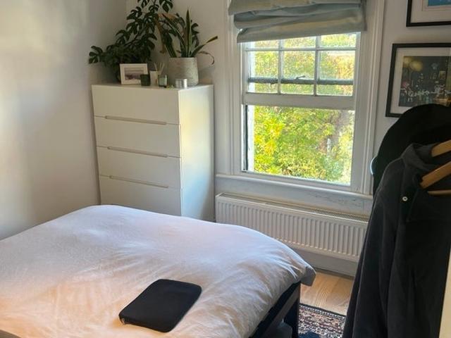Room at Kingsland Road, Greater London