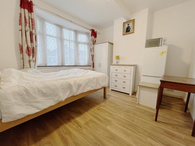 Room at Kingsley Road, London